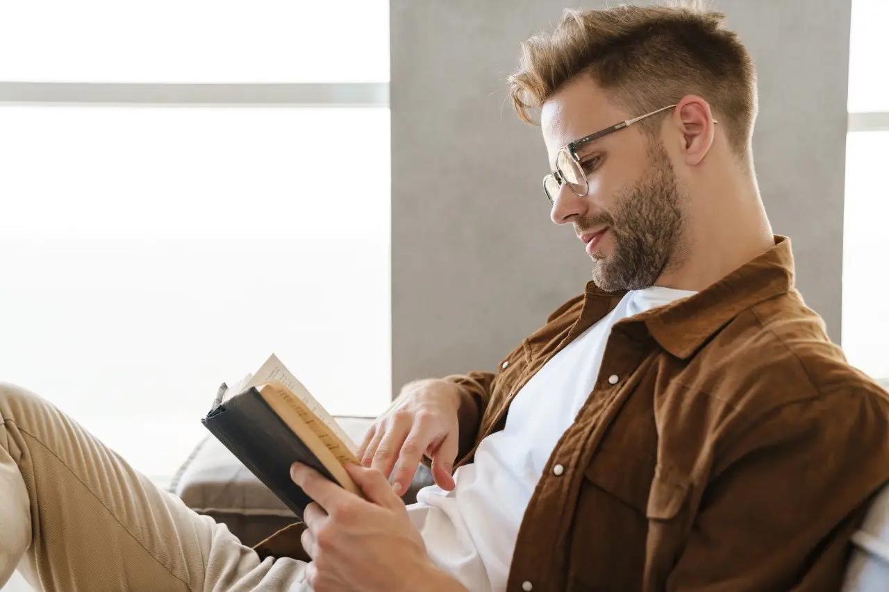 10 Transformative Benefits of Reading Daily